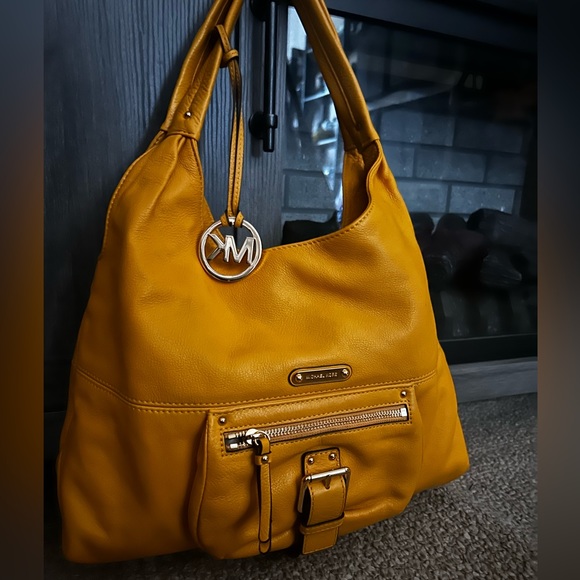 MICHAEL Michael Kors | Bags | Michael Kors Pebbled Leather Soft Mustard ...